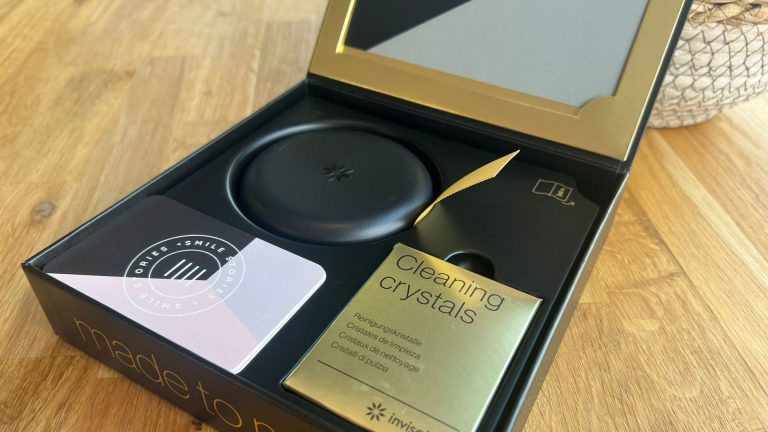 How to use Invisalign Cleaning Crystals - Step by Step Guide | Smile ...